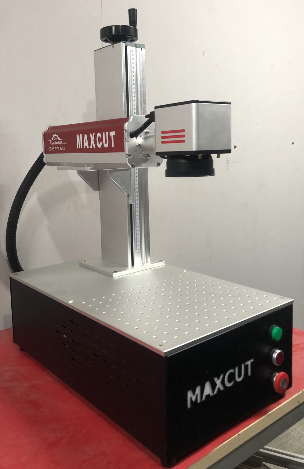 Máy khắc fiber siêu tốc kim loại mini Maxcut Compact | Việt Machine